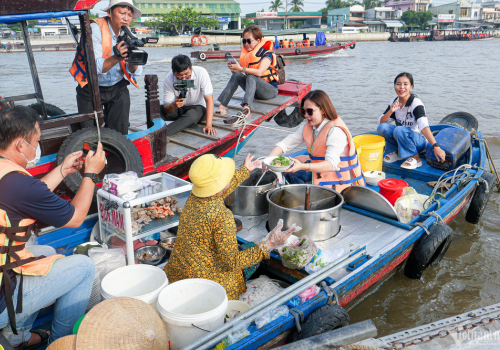 MEKONG DELTA 1 DAY TOUR | Cai Rang Floating Market - My Tho - Ben Tre ...